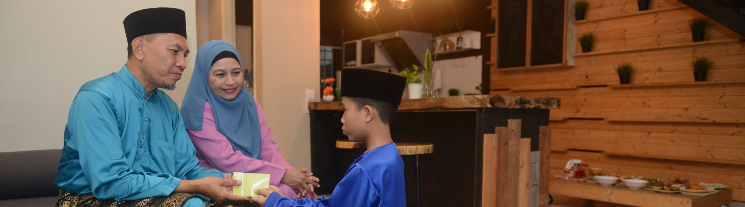 How much duit raya to give? | FWD Singapore